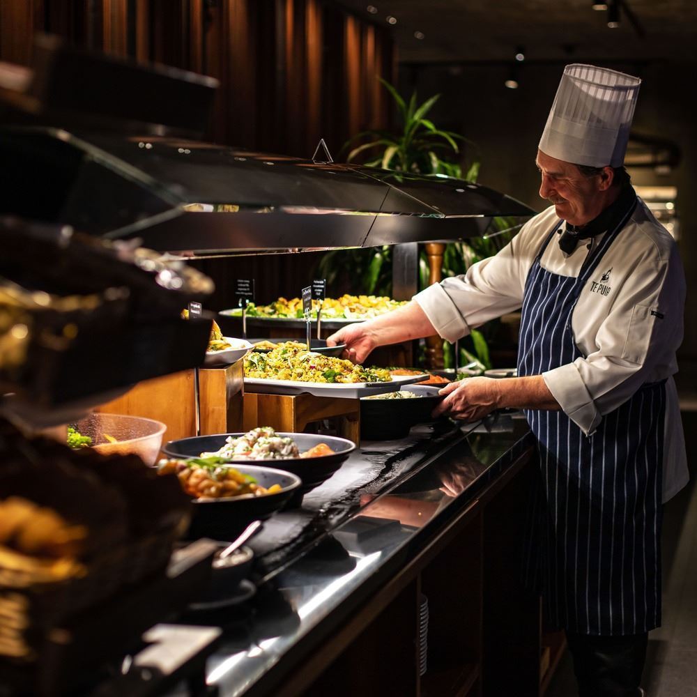 Te Puia, Rotorua Geothermal Park, Māori Culture and Restaurant. Te Pō ...