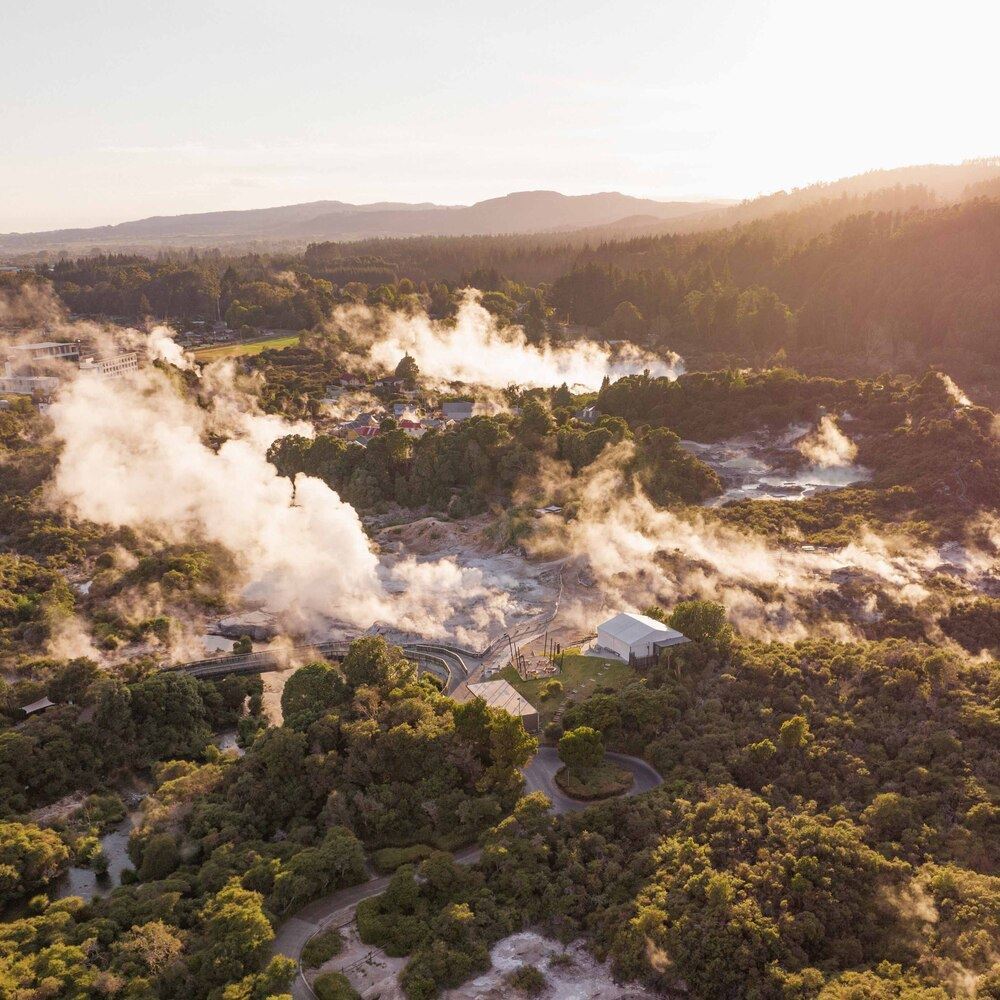 Te Puia, Rotorua Geothermal Park, Māori Culture and Restaurant. Te Rā ...