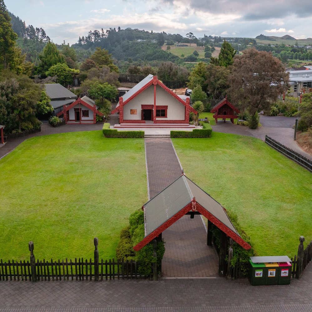 Te Puia, Rotorua Geothermal Park, Māori Culture and Restaurant. Te Rā ...