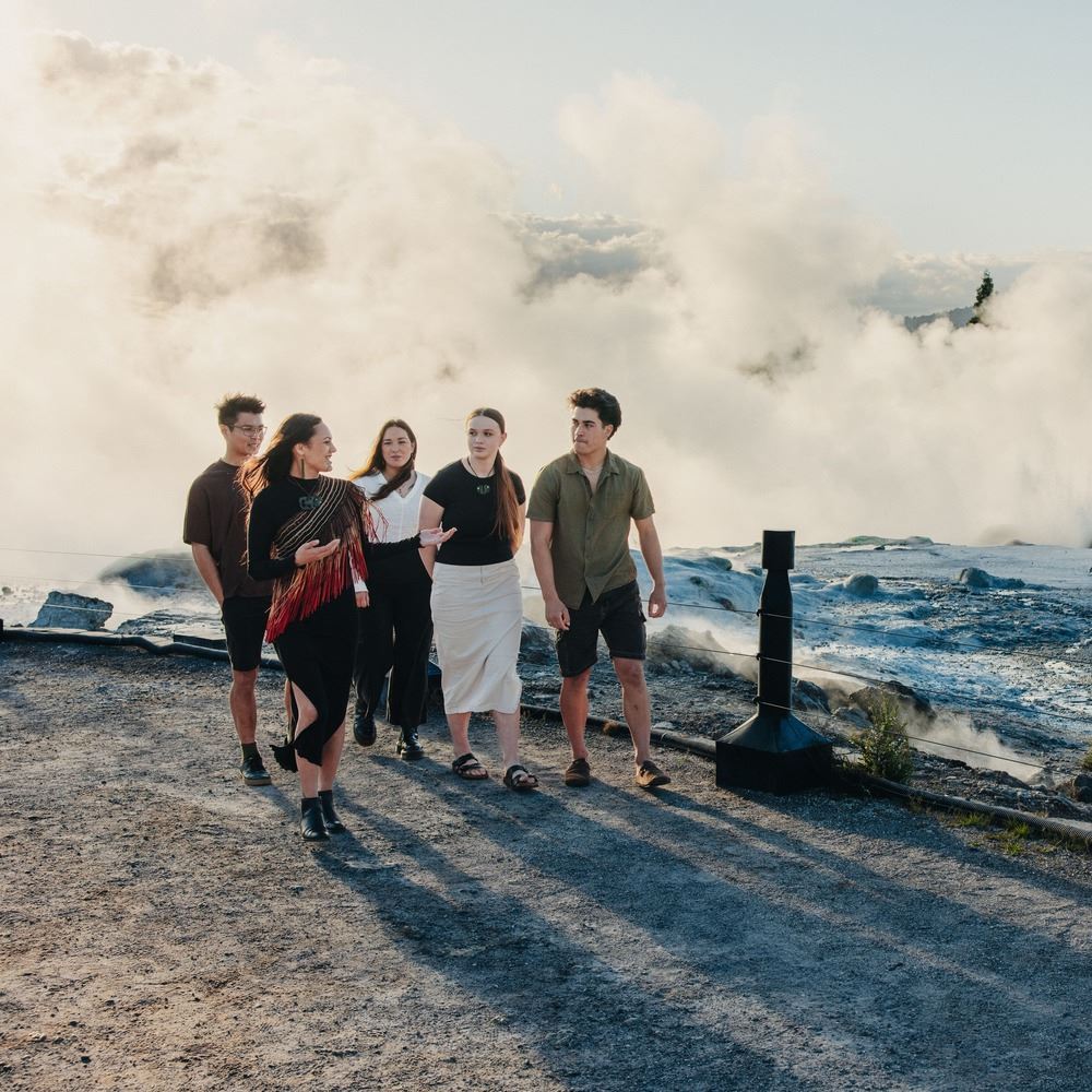 Te Puia, Rotorua Geothermal Park, Māori Culture and Restaurant. Te Rā ...