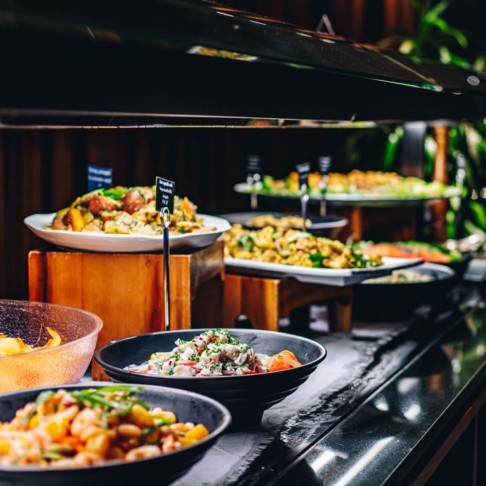 Te Puia, Rotorua Geothermal Park, Māori Culture and Restaurant. Mid ...