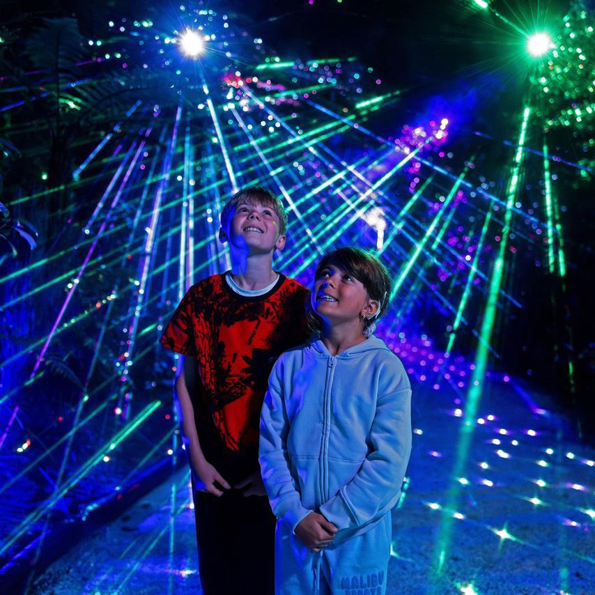 Te Puia, Rotorua Geothermal Park, Māori Culture and Restaurant. Mārama: Geyser Light Trail