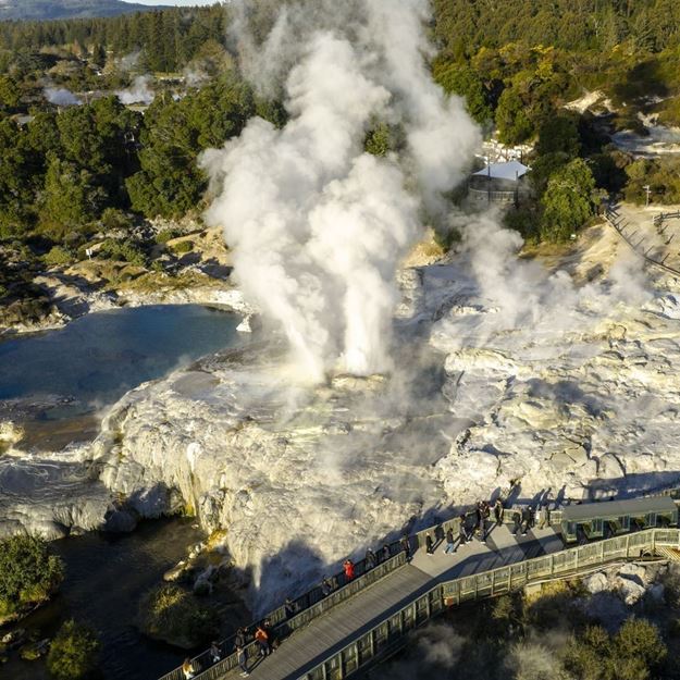 Te Puia, Rotorua Geothermal Park, Māori Culture and Restaurant. Te Rā ...